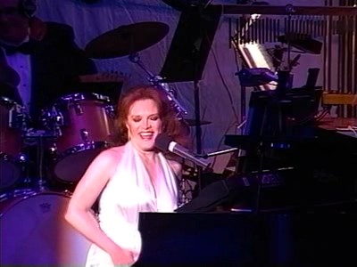 Index of /Artists-National/GailFarrell